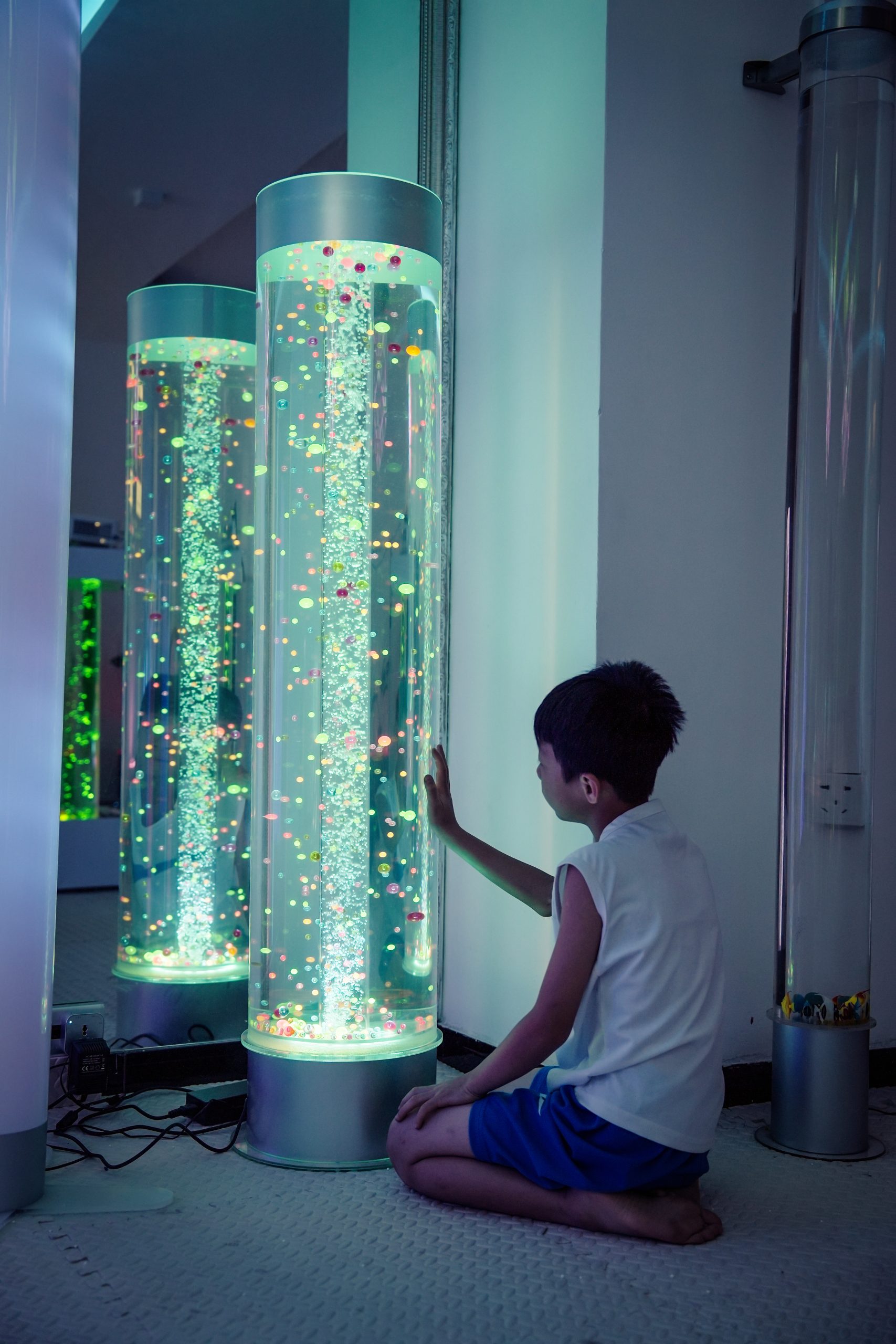Extra Wide Bubble Tube – with Floating Balls and Remote 1.5m Tall x ...